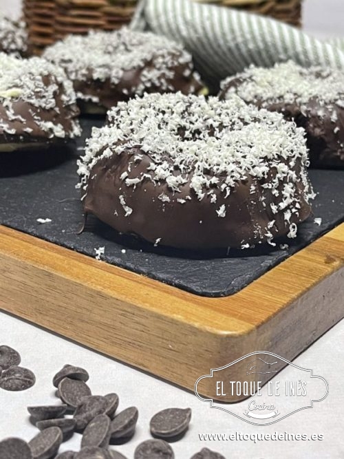 Donuts rellenos de crema de cacao - El Toque de Inés